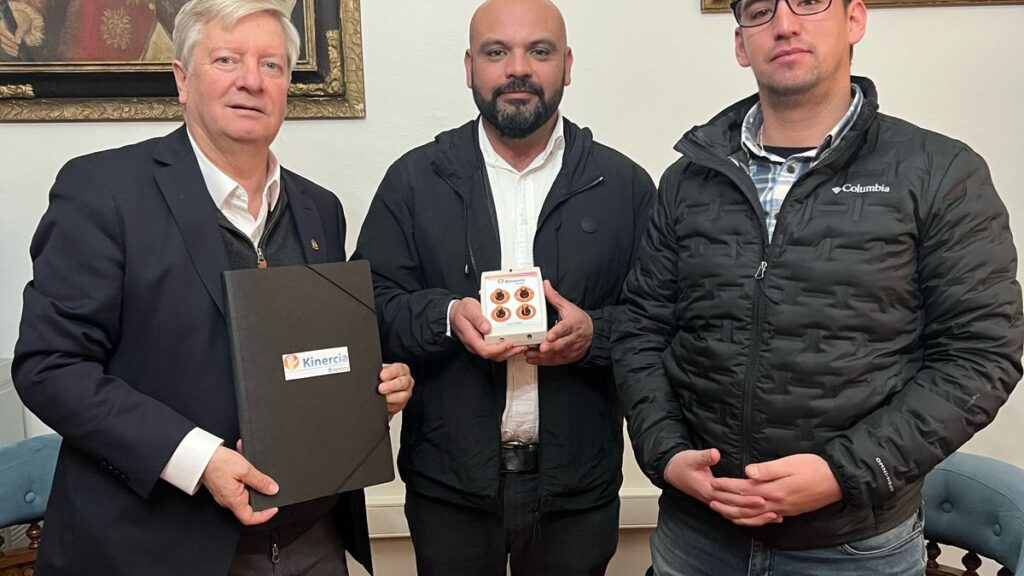 Presentan innovador equipo para tratamientos kinésicos en Curicó - Katalogo